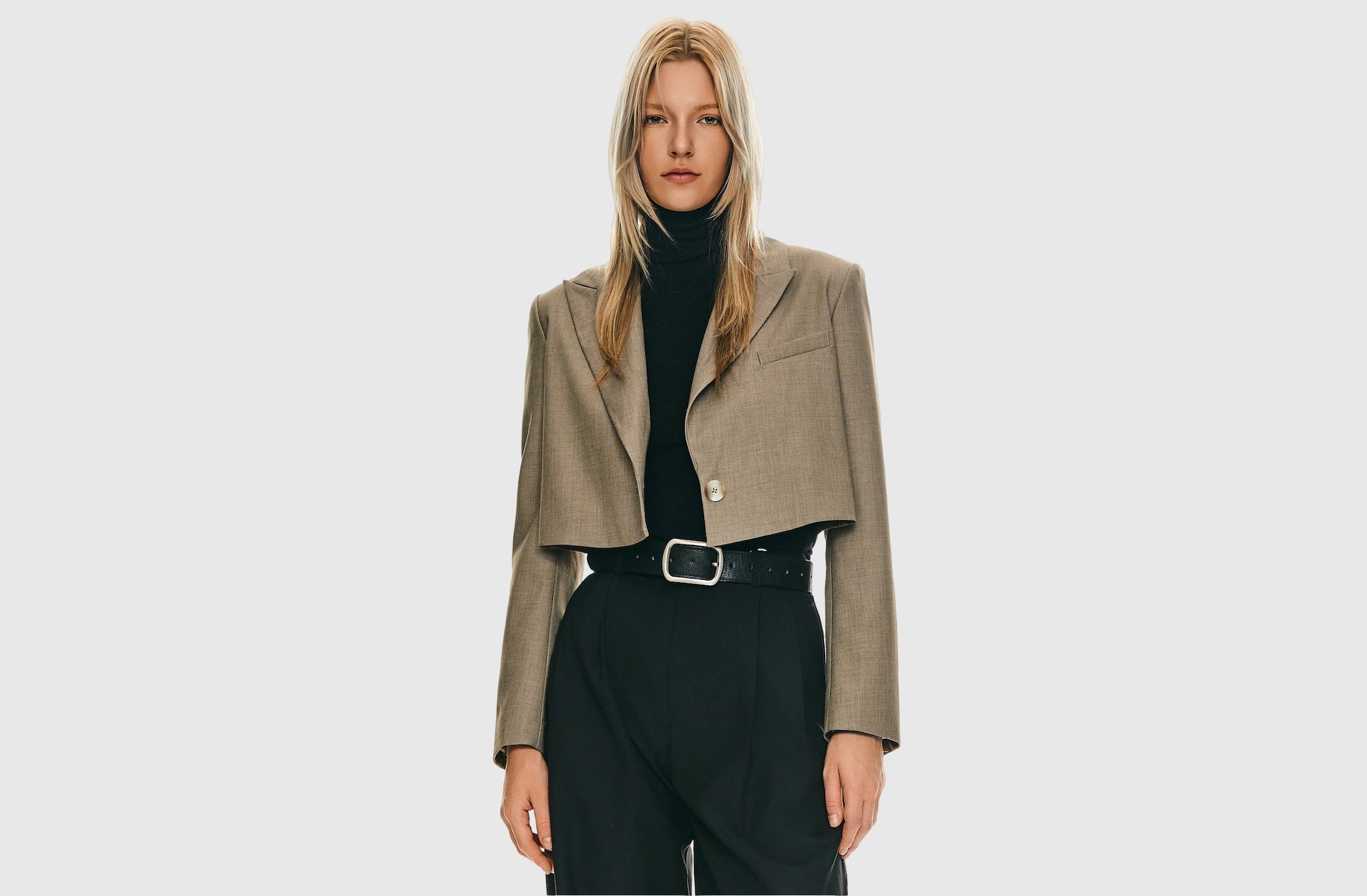 How to Style a Long Sleeve Cropped Blazer for Work and Play – Orolay